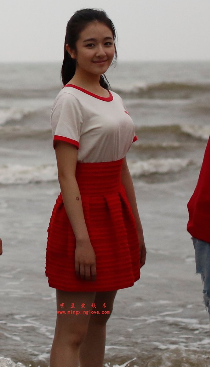 mingxinglove on Twitter: "#李兰迪 拍摄电视剧《你好旧时光》片场花絮照片，海边短裙光脚造型，高清4K分辨率原图无修 #生图 下载 #明星生图 照相机型号 Canon ...