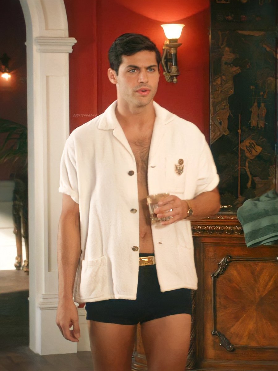 한림 on Twitter: "RT @Dani_Dabbles: those goddamn shorts 🥵🥵🥵🥵"