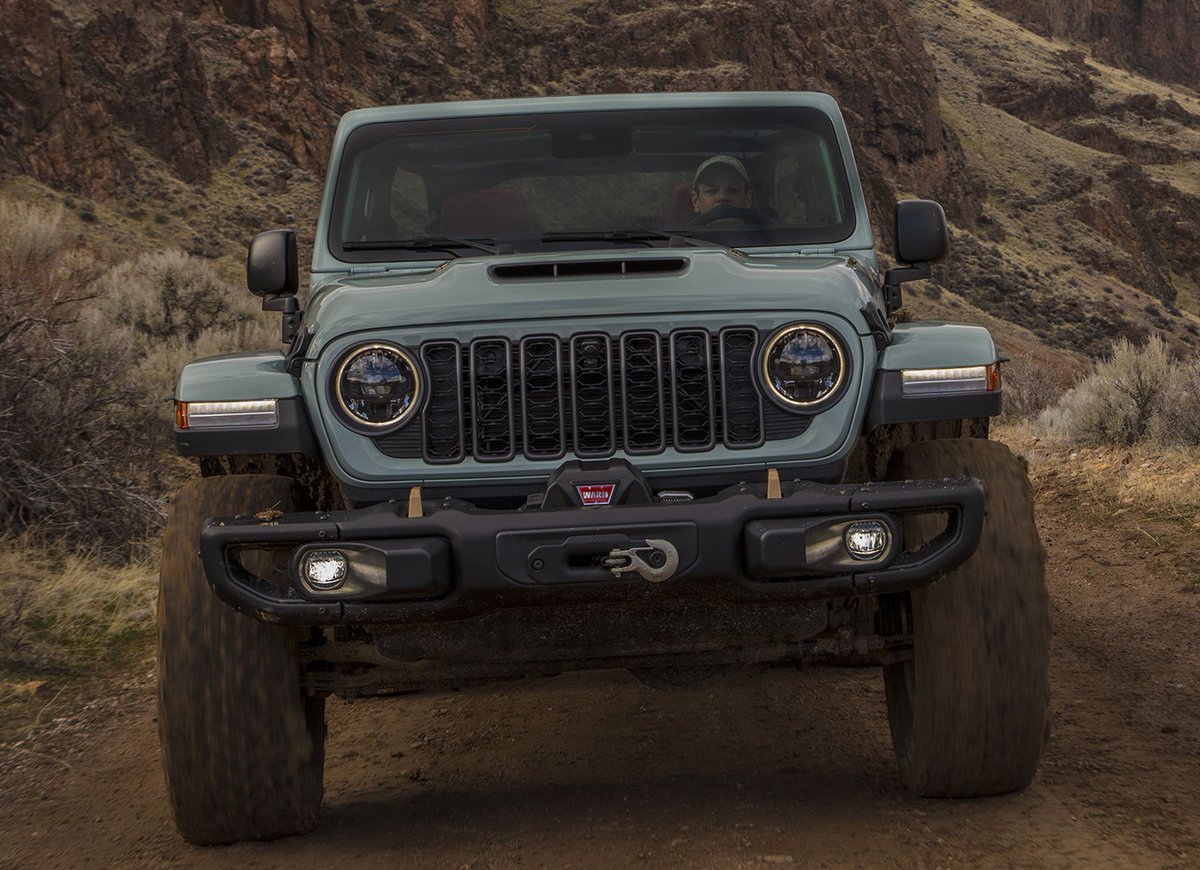 レスポンス on Twitter: "最強のジープ『ラングラー』、470馬力V8搭載「ルビコン392」設定…ニューヨークモーターショー2023 https://response.jp ...