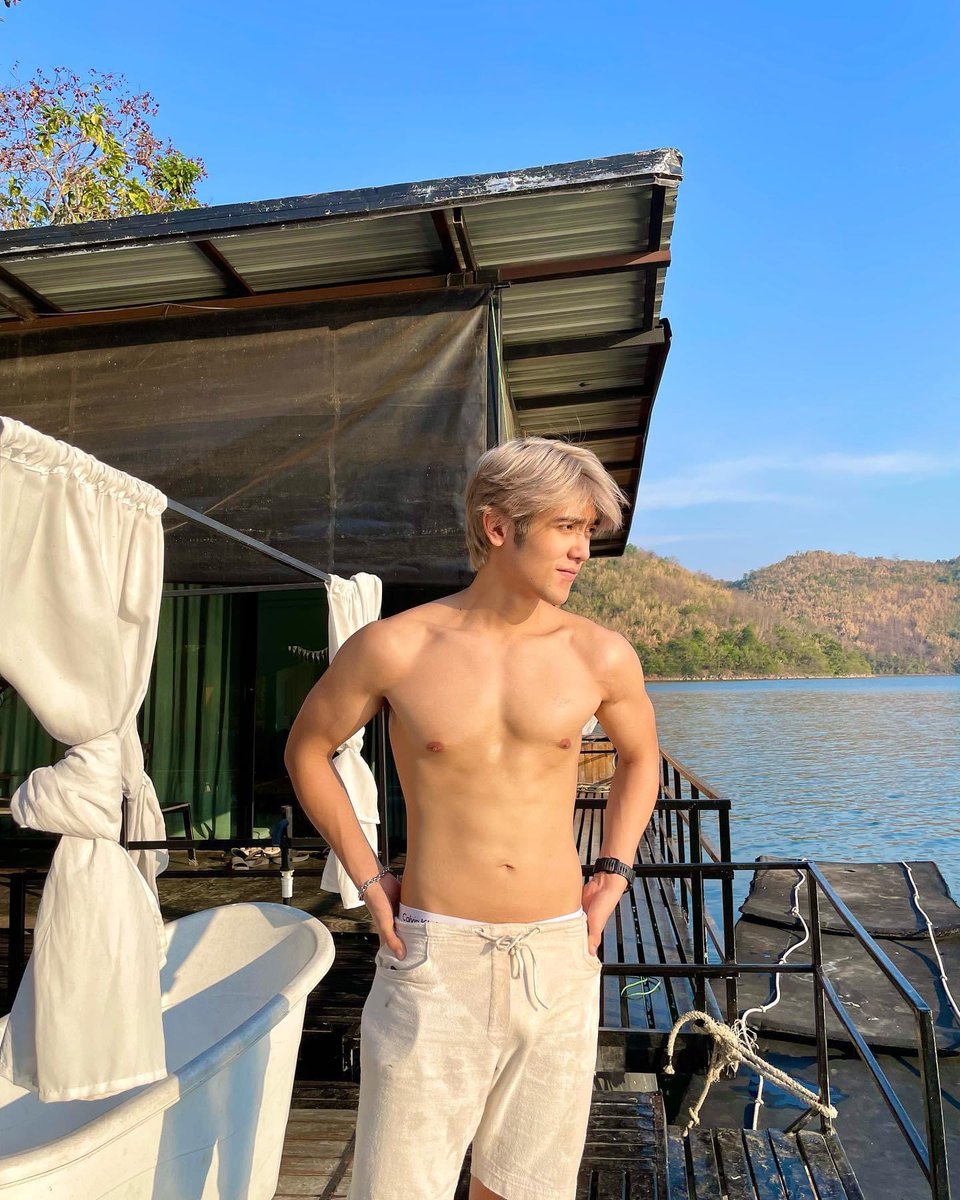 KU SEXY BOY on Twitter: "“ร้อนขนาดนี้.. มาเป็น fan ให้ทีได้ป่ะ” 💚💦🌤️ -โอม IG : ohmtrw #สังคม ...