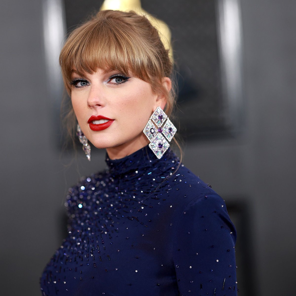 💭 on Twitter: "taylor swift is just real life lorelai gilmore"