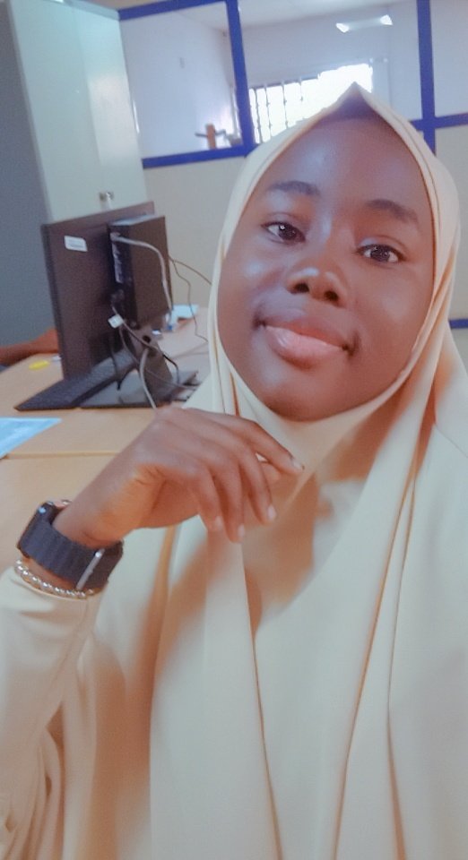 FFS 🧕🏽💜💙 on Twitter: "RT @AramideAraola: It's good to have a fashion designer as a sister 😎💯 Got ...