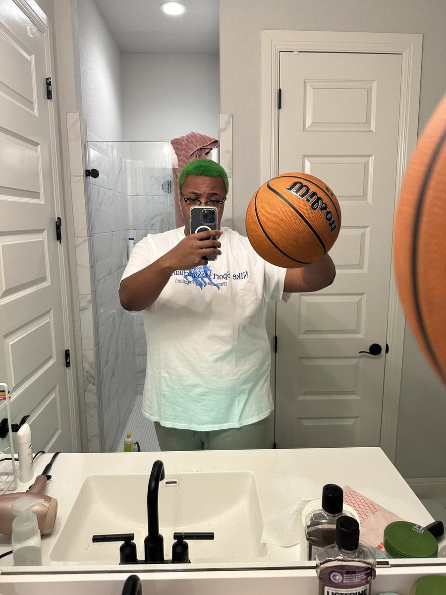 Aint no way this GOOFY LOOKIN MF DITCHED STREAM TO WATCH HIS TEAM GET ...