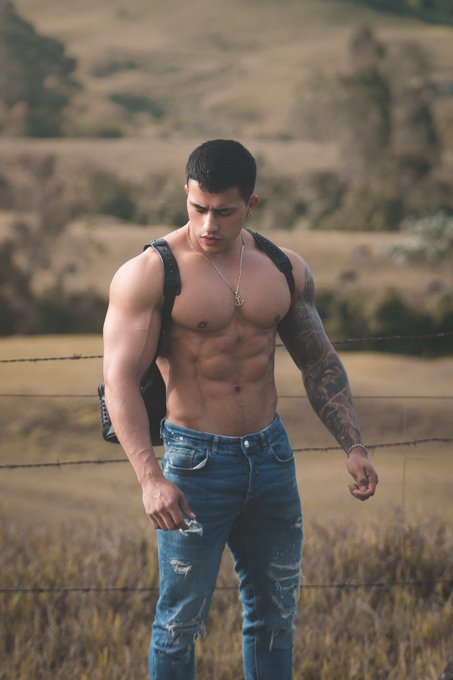 TW Pornstars - Garret Alvin. Pictures and videos from Twitter.