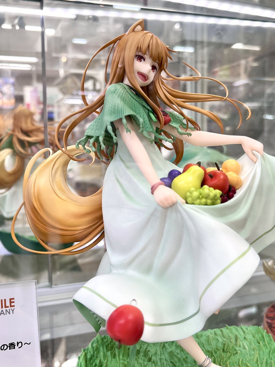 AmiAmi English on Twitter: "🍎Popular Pre-order item!!🍊 Spice and Wolf Holo -Wolf and the Scent ...