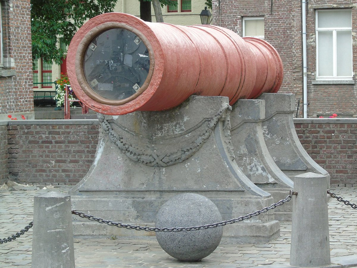 In 15th century many "superguns" were made! These were large-calibre ...