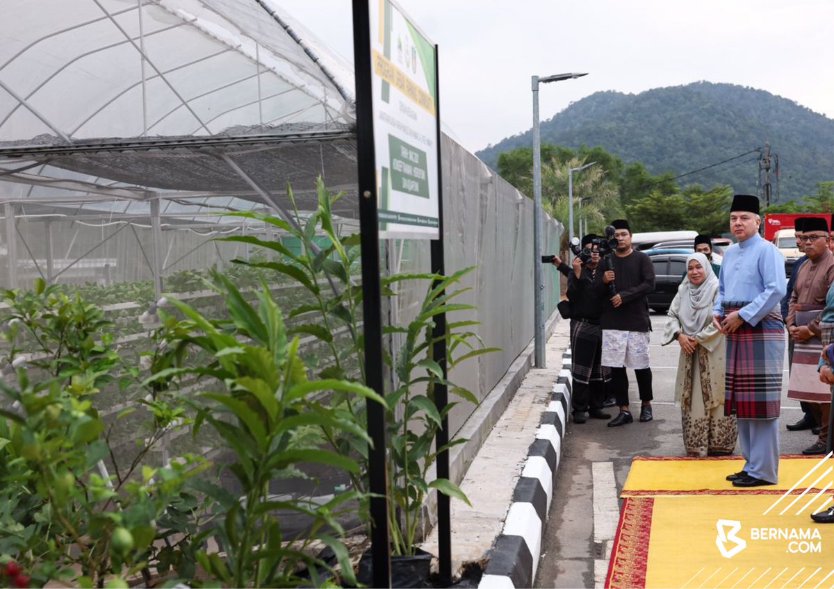 BERNAMA on Twitter: "Sultan Perak Sultan Nazrin Shah berkenan berangkat ...