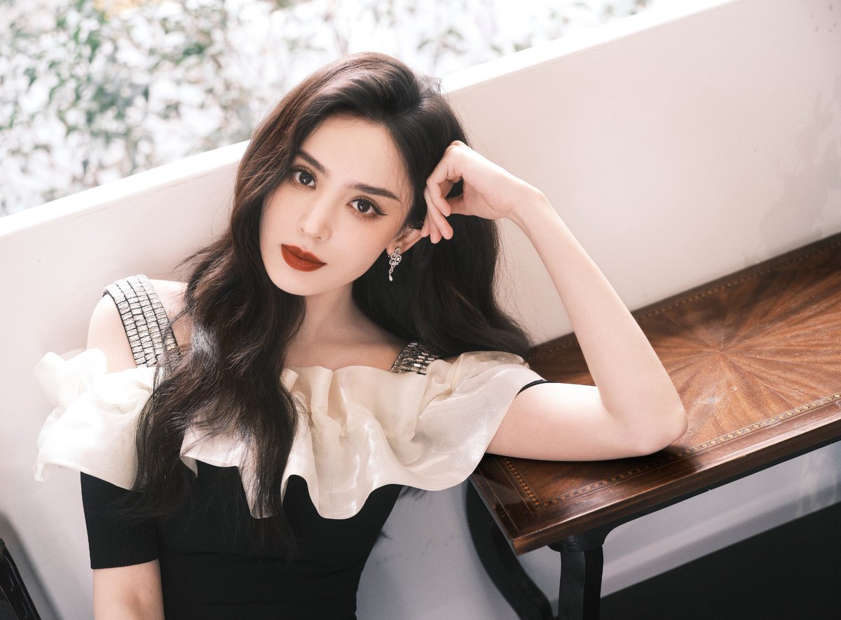 cdrama tweets on Twitter: "#Gulinazha for BISELENA Autumn 2023 Womenswear Collection show More ...