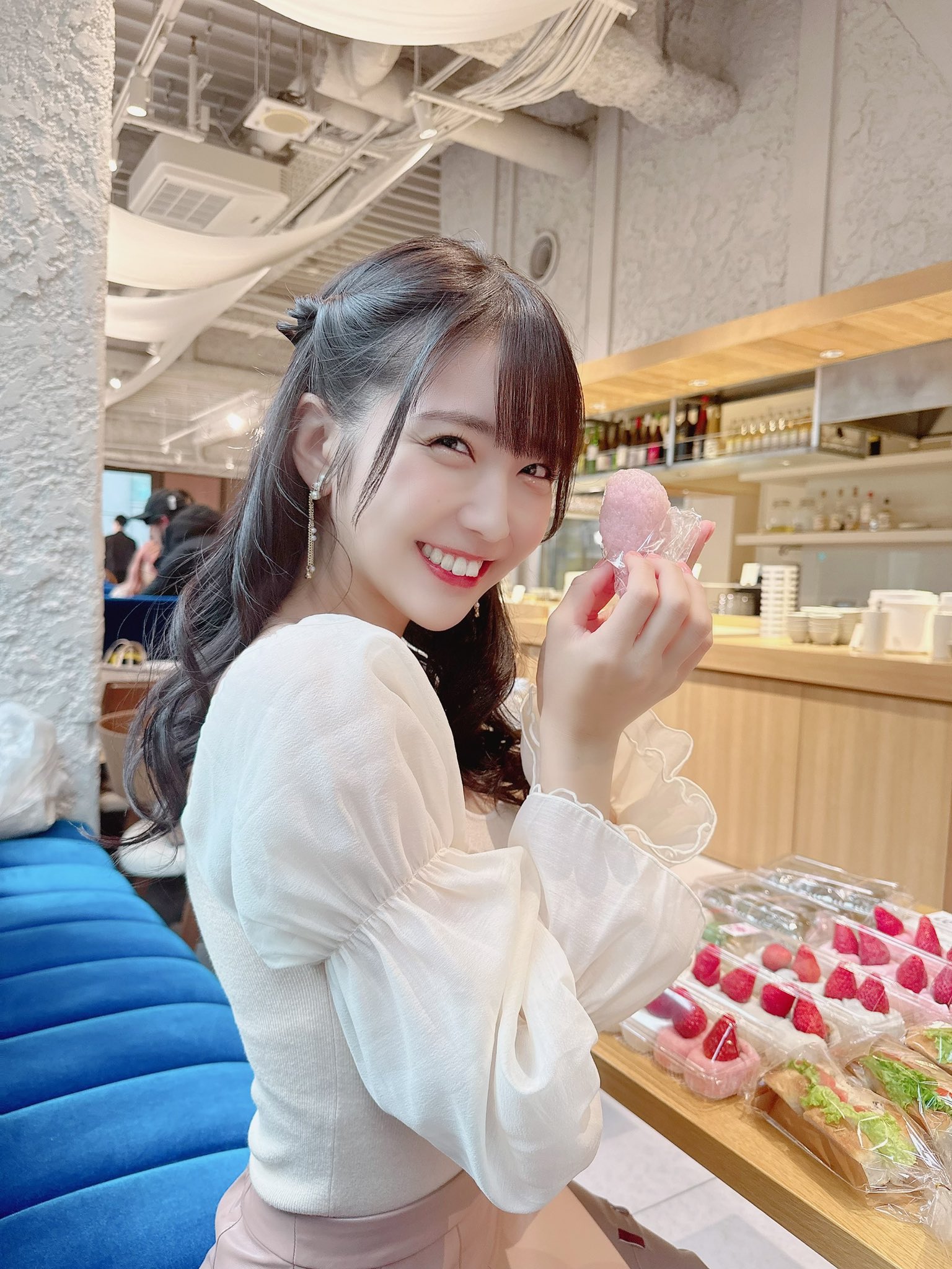 💋天羽希純 #2i2💋7/31ツアーファイナル on Twitter: "#ゼロイチ褒め 収録中〜！ 好きな食べ物たくさんあって大興奮〜🌸 https://t.co/B0y8A824UB ...