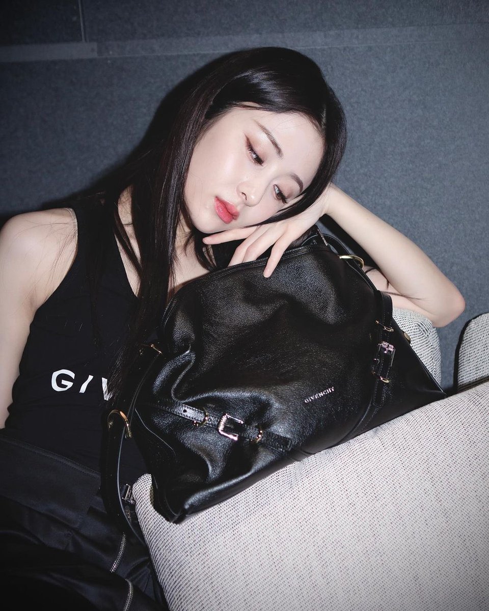 ssera pics on Twitter: "yunjin udpate instagram"