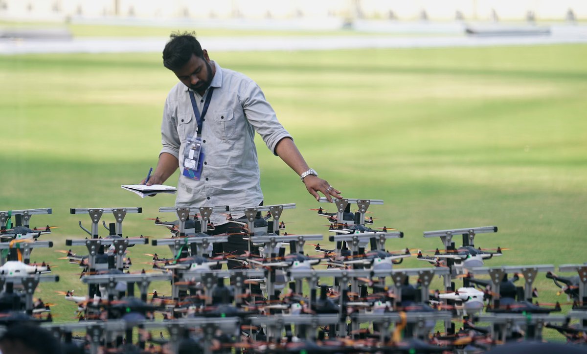 BotLab Dynamics on Twitter: "(1/2) Did you know what goes behind setting up a drone light show ...