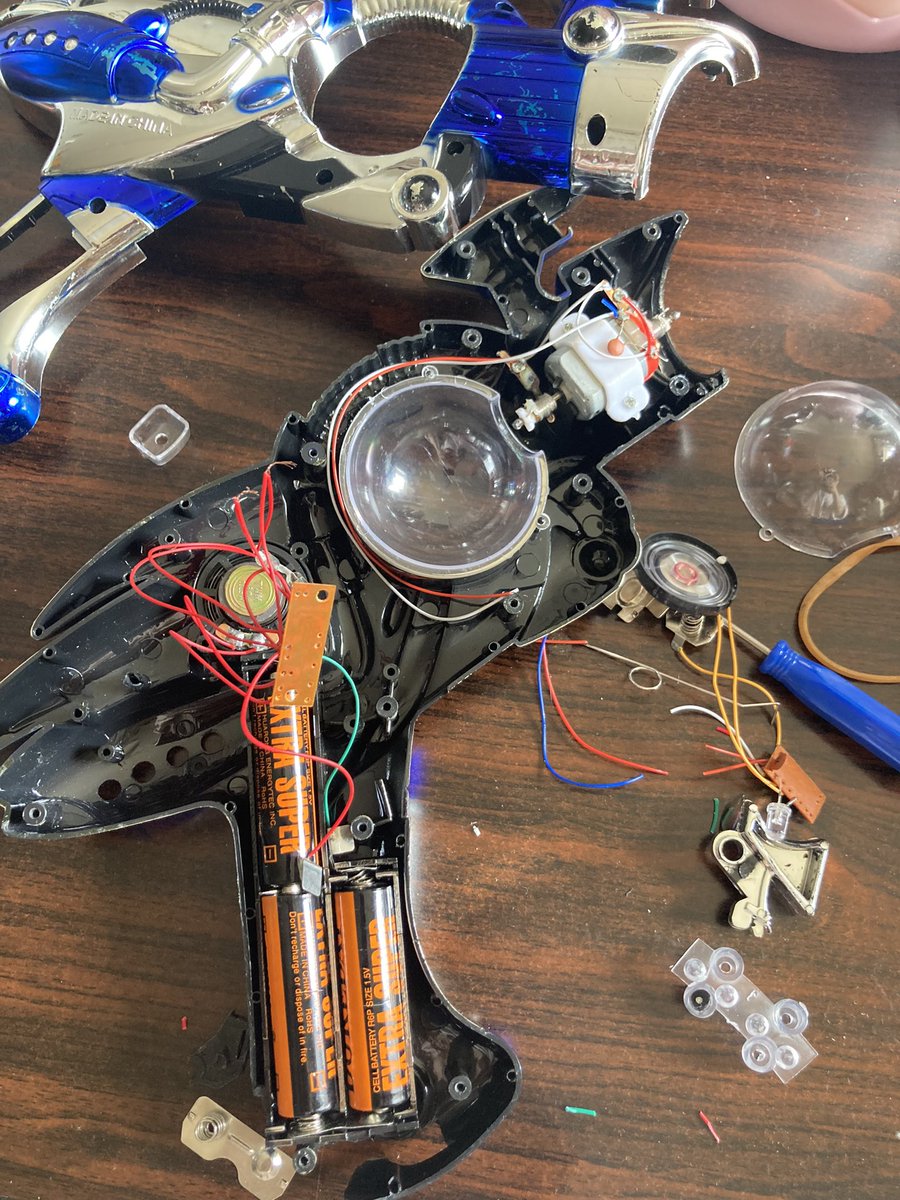 FullMooN official on Twitter: "今日はニコピポビームの改造したり🔫 犬と兎吸ったり🐇🐩 Dear...の曲みっちり弾いたりして過ごしました😊🎸 🍑えれん🍑 #4月 ...