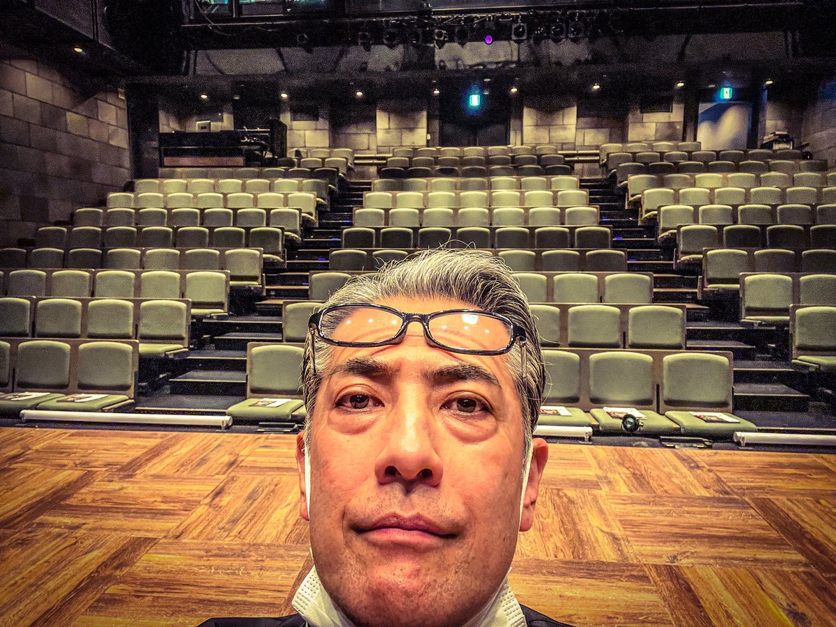 堀部圭亮 On Twitter 舞台 ブレイキングザコード お隣の 世田谷パブリックシアター と シアタートラム 。いつかは立ちたいと願っていたこの三軒茶屋の二つの劇場に、昨年の