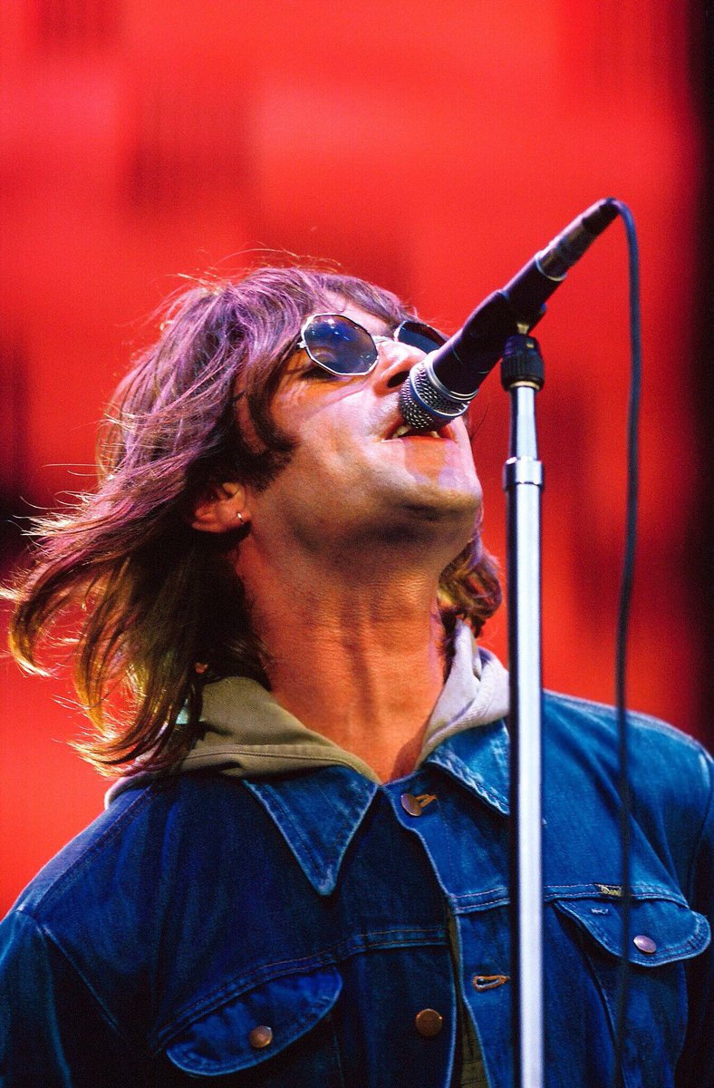 Liam Gallagher Fans Club on Twitter: "Liam Gallagher, 2000"