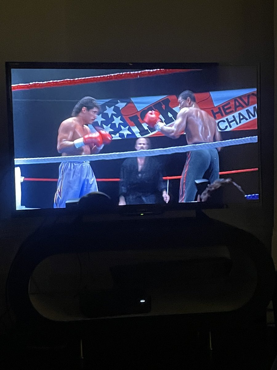 Lucrezia Millarini on Twitter: "My husband just sent me this pic and I guessed the movie in 2 ...