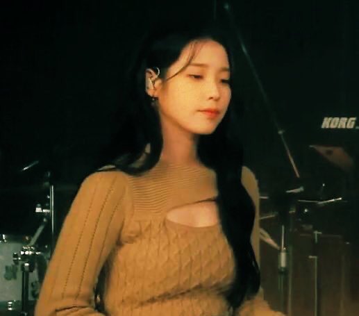 nene⁷ on Twitter: "RT @serenefiIms: dear iu…ppl are dying (me)"