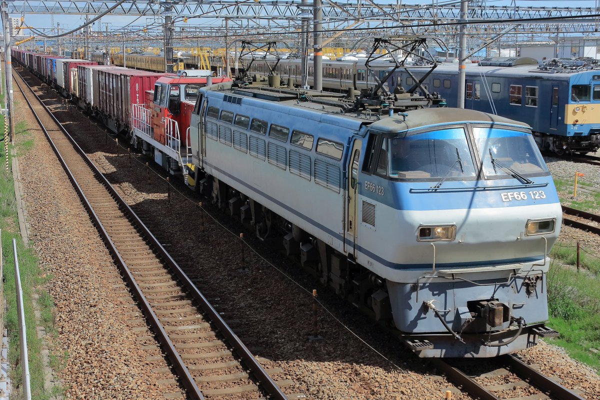 エコパワー桃太郎 on Twitter: "本日の2077レはEF66 + HD300-19 ️ 一般には『花祭り』と呼ばれる、釈迦の誕生日を祝う仏教行事の『灌仏会』に当たる今日は、EF66 ...