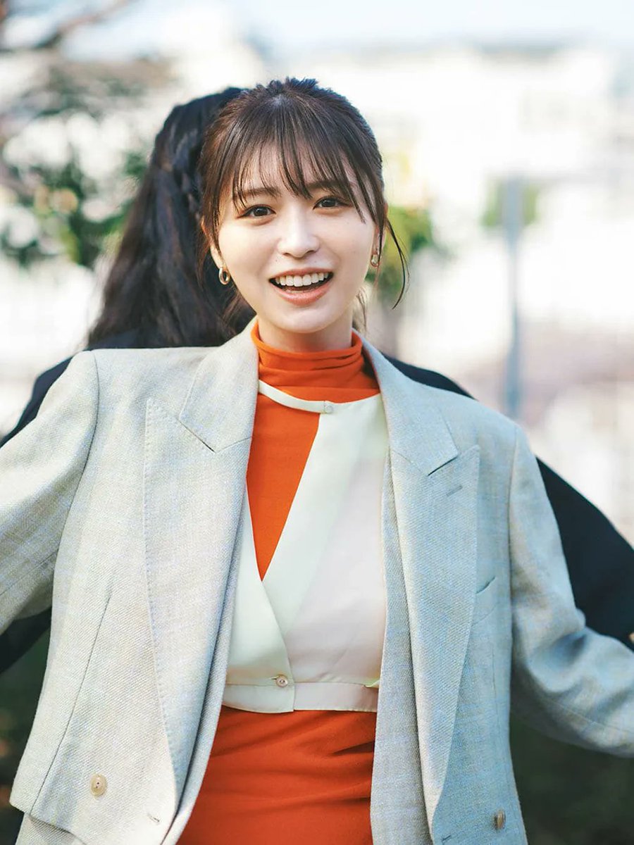 GINZA on Twitter: "長濱ねると小野ゆり子が春限定のパッケージに入ったポッキーを片手に、都内をぶらりとお散歩。https://ginzamag.com/culture ...