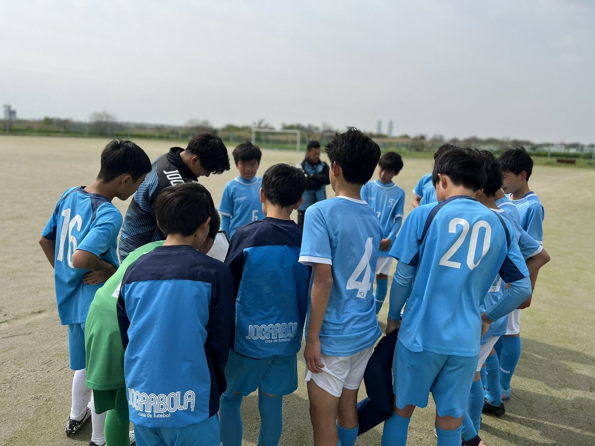 FC ティアモ枚方アカデミー on Twitter: "2023/4/8 【U-14】 TM 枚方FC 3-3 立ち上がりに背後のスペースを使われて失点してしまう場面が続いたので、DFラインの ...