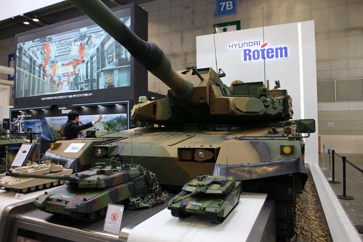 Hyunmin Park on Twitter: "Modele K2 z zeszłego roku, kiedy byłem na DX 2022"