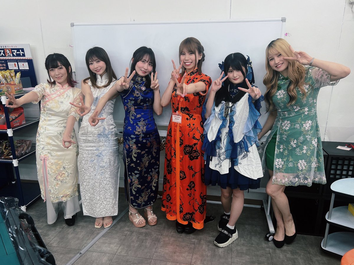 トモ On Twitter 今日はまあじゃん京王スプリング麻雀大会。 折原みかさん、新垣有紗さん、 与那城葵さん、小倉ゆささん、 彩世来夏さん、蒼井ゆりかさんが チャイナドレスアップして