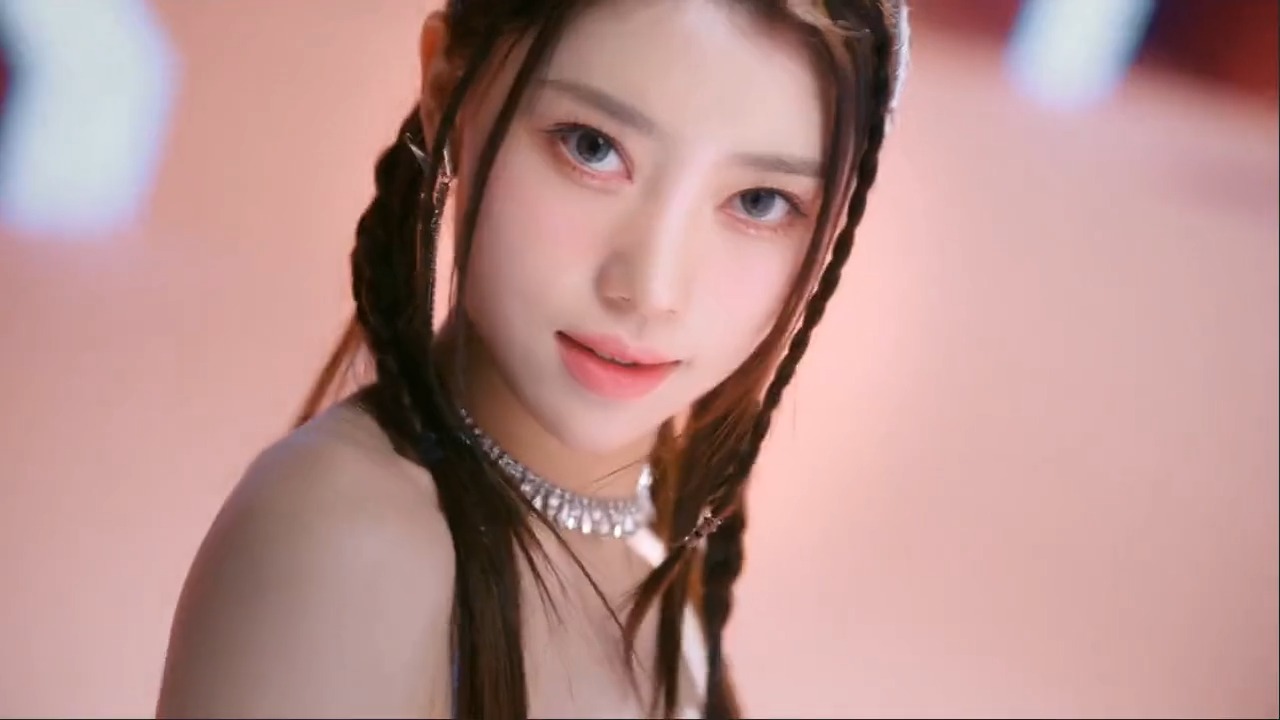 xiaoting logs on Twitter: "who else is excited for giddy xiaoting?? XIAOTING FEELS GIDDY #Giddy ...