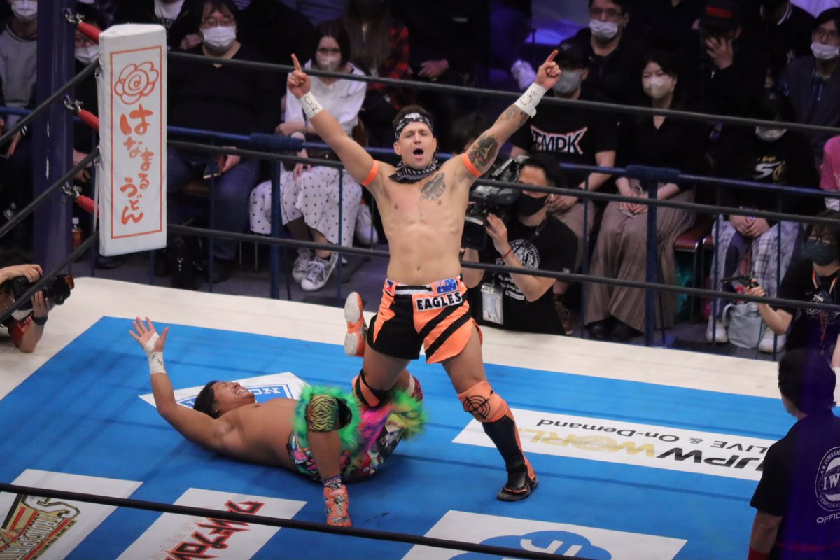 カクトウログ📶プロレス/格闘技 on Twitter: "8 IWGPジュニア #njSG #njpw 両国 [第93代王者]高橋ヒロム (1/60) [挑戦者]ロビー・イーグルス ヒロムが ...