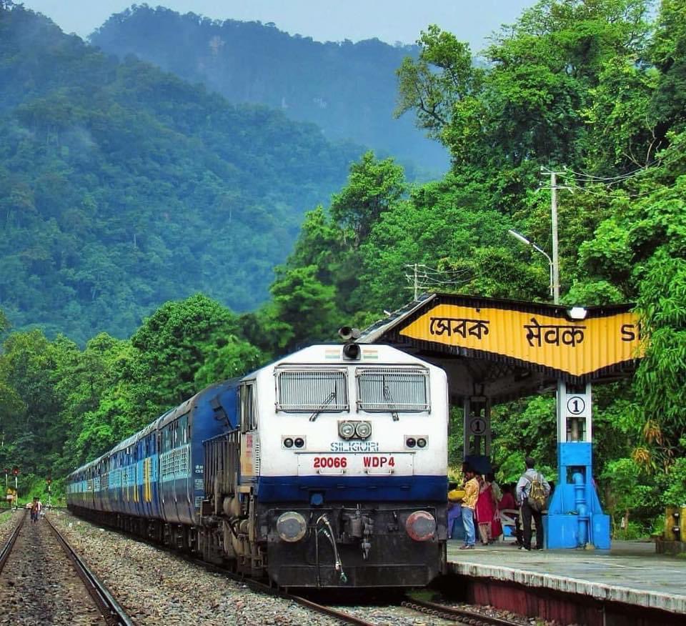 12 of the most beautiful Railway Stations of India 🇮🇳 1. Karwar Railway ...