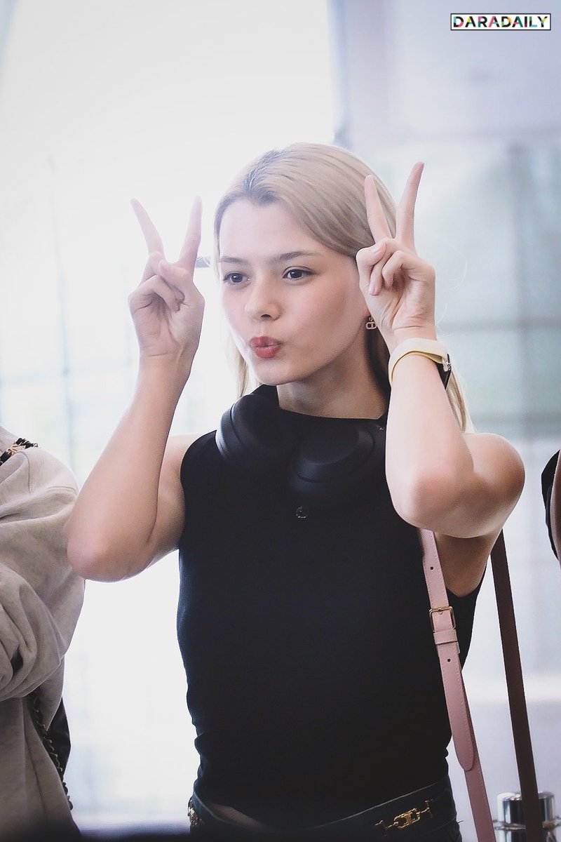 Freen Becky Ph Official 🇵🇭 #FreenBecky is L ️VE on Twitter: "Freen Sarocha Chankimha & Rebecca ...