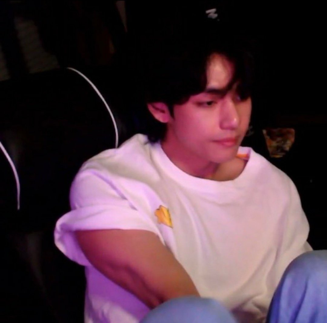 제이 On Twitter The Very Next Day Taekook Were Supposed To Play Games Together But Jungkook Had