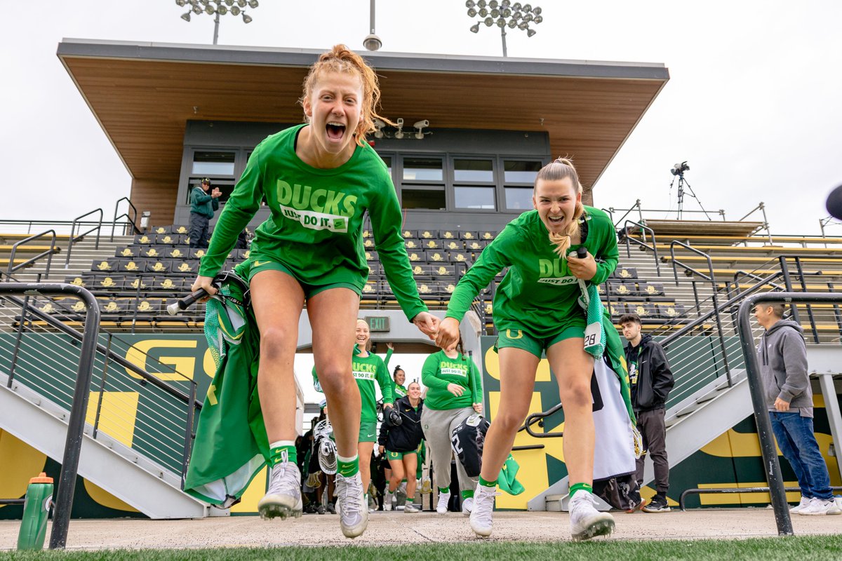 Oregon Lacrosse on Twitter: "Warming up 🔥 #GoDucks"