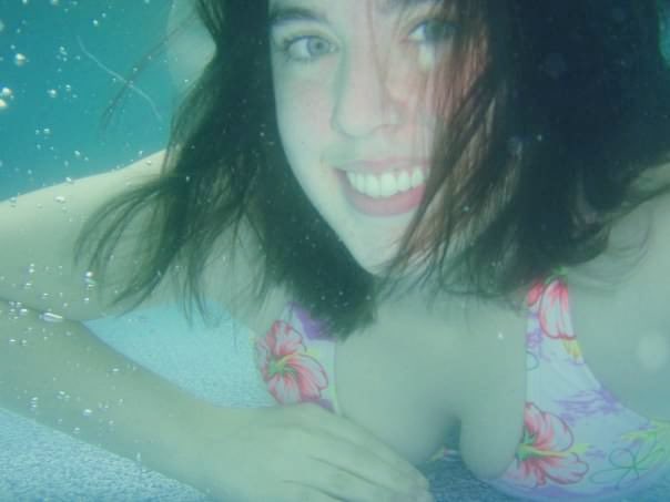 Julia 🇺🇸 on Twitter: "I’m a real woman and totally normal 🤪"