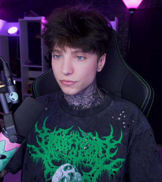 Ana 🌿 on Twitter: "RT @xCryboy: seguimos montando el nuevo set up https://t.co/uUh9mP6vWA https ...