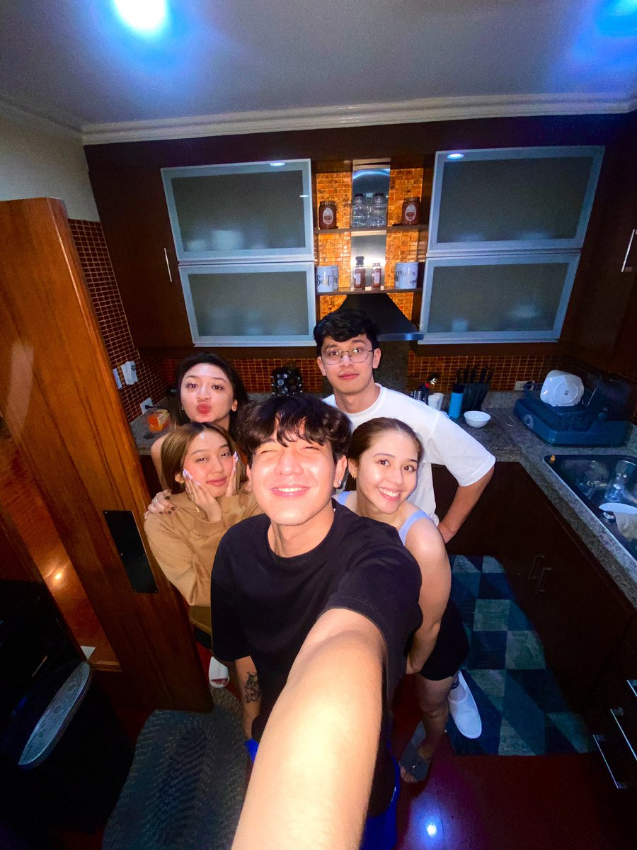 Nue Alvarez on Twitter: "Ice and Zoe! Kayo ba in real life? Please enlighten me! 🥹"