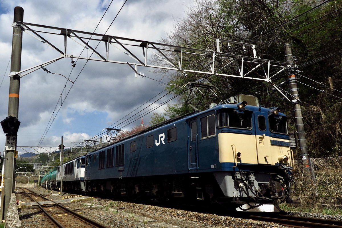 ハッチ on Twitter: "4/8 8084レ EF64 1022 + EF64 1017 昨日は、雨、風、曇り、晴れ、山の上は雪… 雷以外はフル出場みたいに、目まぐるしく変化する天候に ...