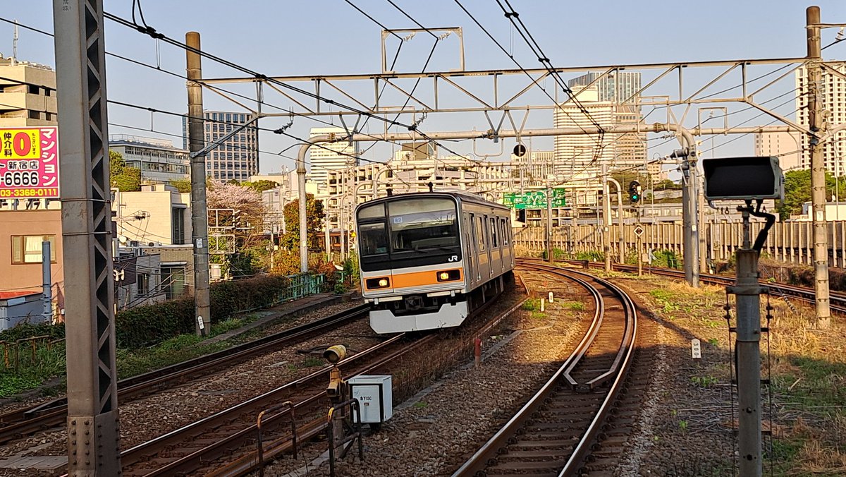 中央線撮り鉄∬ on Twitter: "#いいねした鉄道ファン全員フォローする 中央線を中心に信濃町駅で撮影しました。 209系 E491系 E233系 E353系"