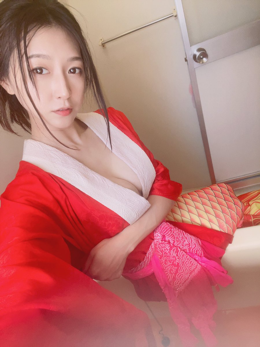 ことぶき on Twitter: "RT @aimi_feti: 《Room.13クリエイターズセッション》 『家で飼ってる人魚』を、テーマに撮影していただきました🤍 撮影してくださった皆さん ...