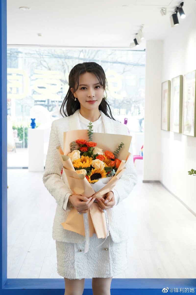 cdrama tweets on Twitter: "MGTV’s new modern romance short drama #锋利的她 shares photos of Liu ...