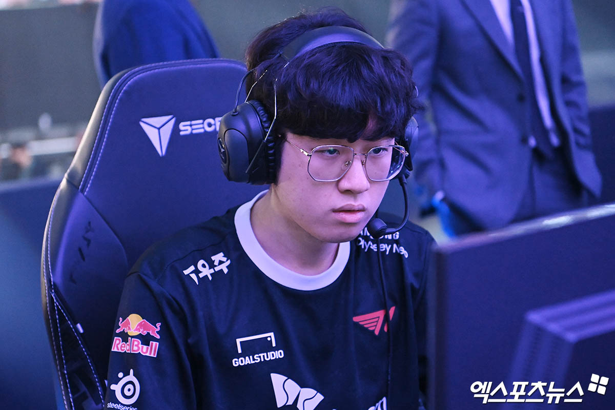 T1_ZOFGK on Twitter: "#Zeus"