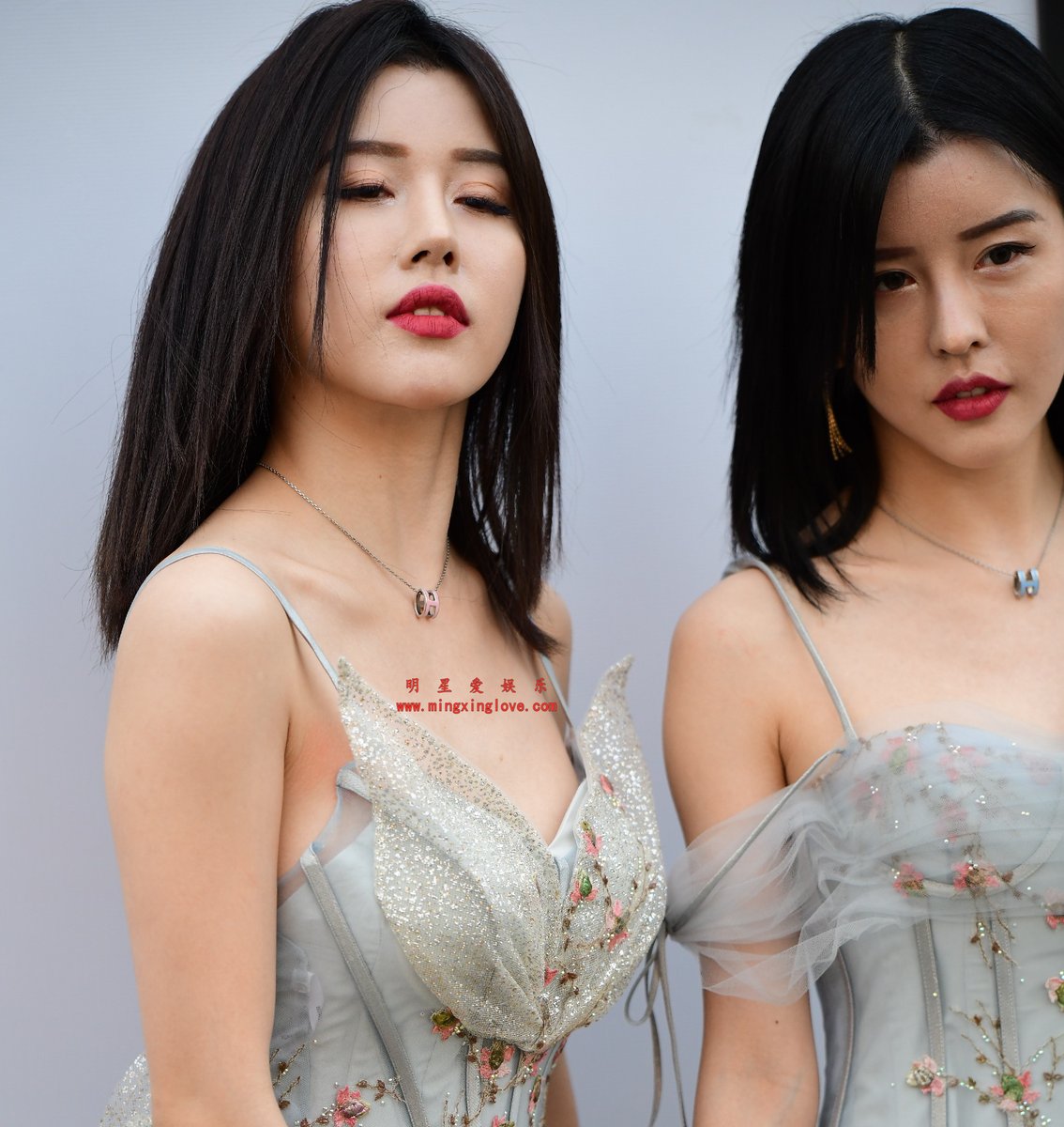 mingxinglove on Twitter: "#BY2 参加某时尚活动红毯花絮照片，大尺度吊带露胸露背礼服，单张20M+，放大可看清肌肤纹理，高清8K分辨率原图无修 #生图 下载 #明星 ...