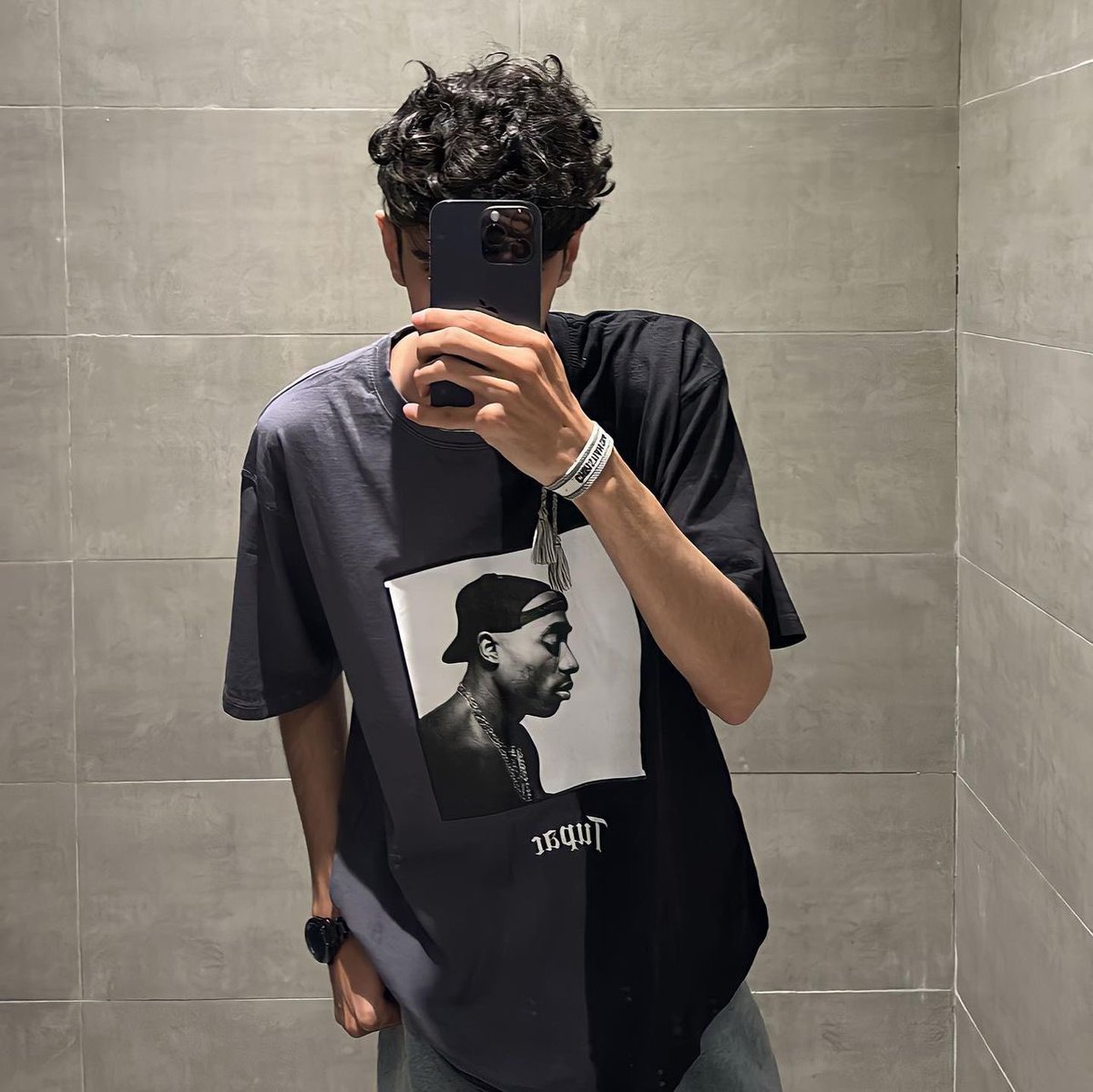 Saud on Twitter: "2pac vs Starboy 🤳🏻"