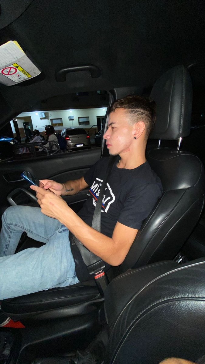 Alan on Twitter: "en el mercho escuchando fercho"