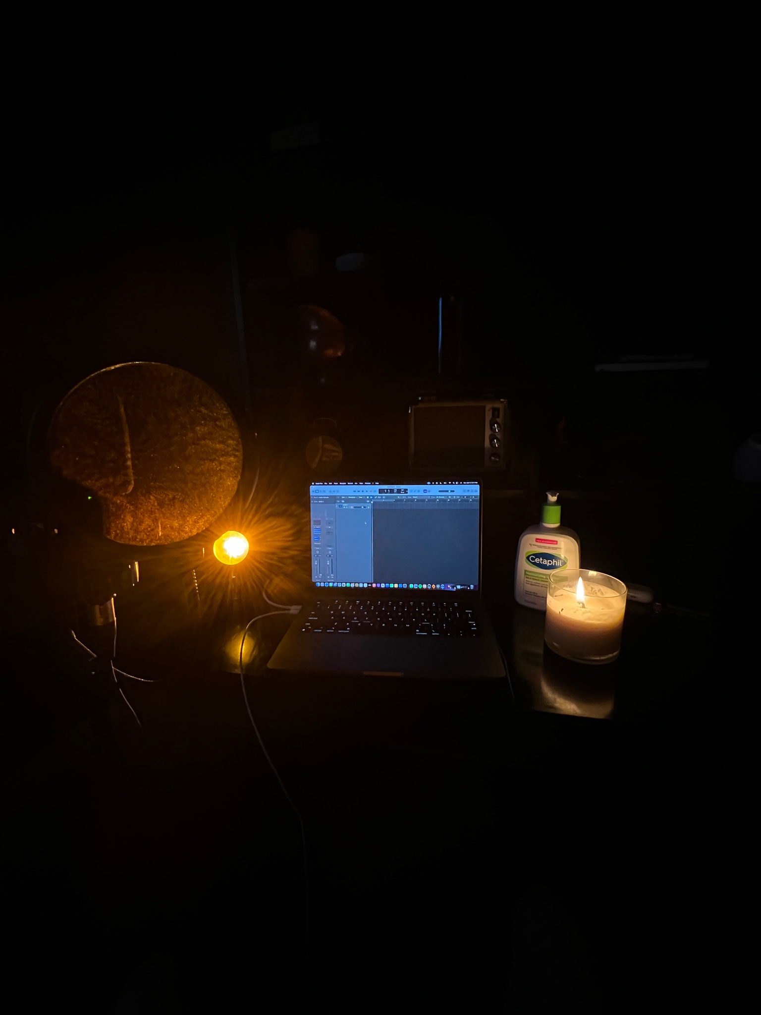 Cera Gibson on Twitter: "Ready to record my audio porn for the evening 🧘🏼‍♀️ https://t.co ...