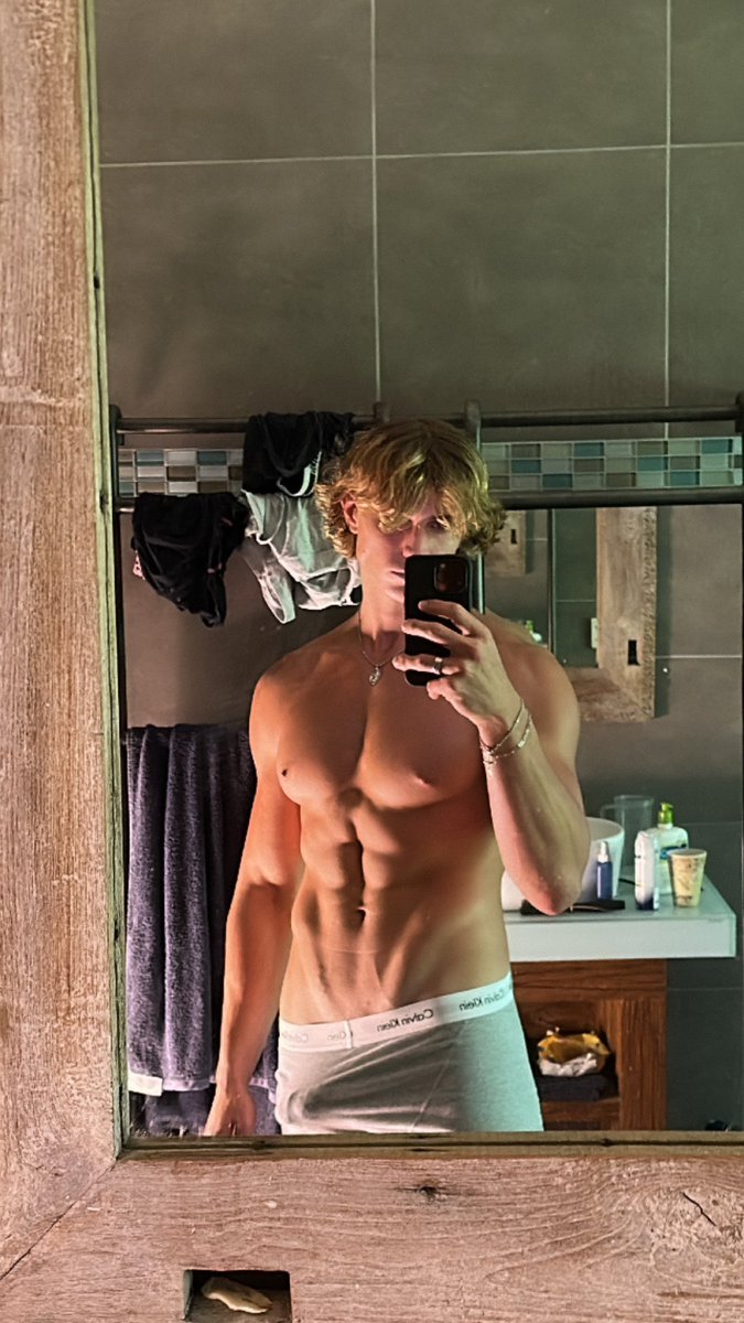 Xander on Twitter: "Who’s up? #fitness"