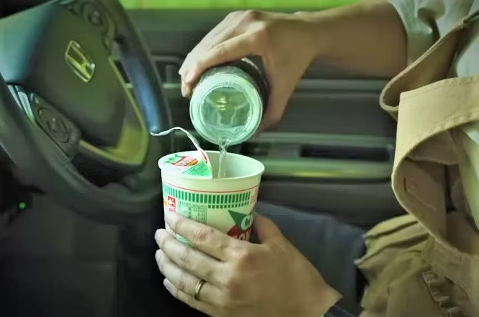 【公式】CAMP HACK/キャンプハック on Twitter: "【車移動に欠かせない】 さりげなく使いこなして子連れキャンプを楽しむ車内ギア6選 ふむふむ、、、なるほど確かに使えるぞ ...