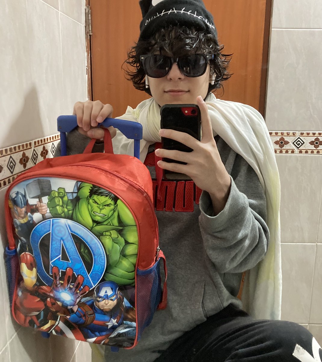 Basic boy on Twitter: "Si estoy hot y que Ajjsjsjs tiras"