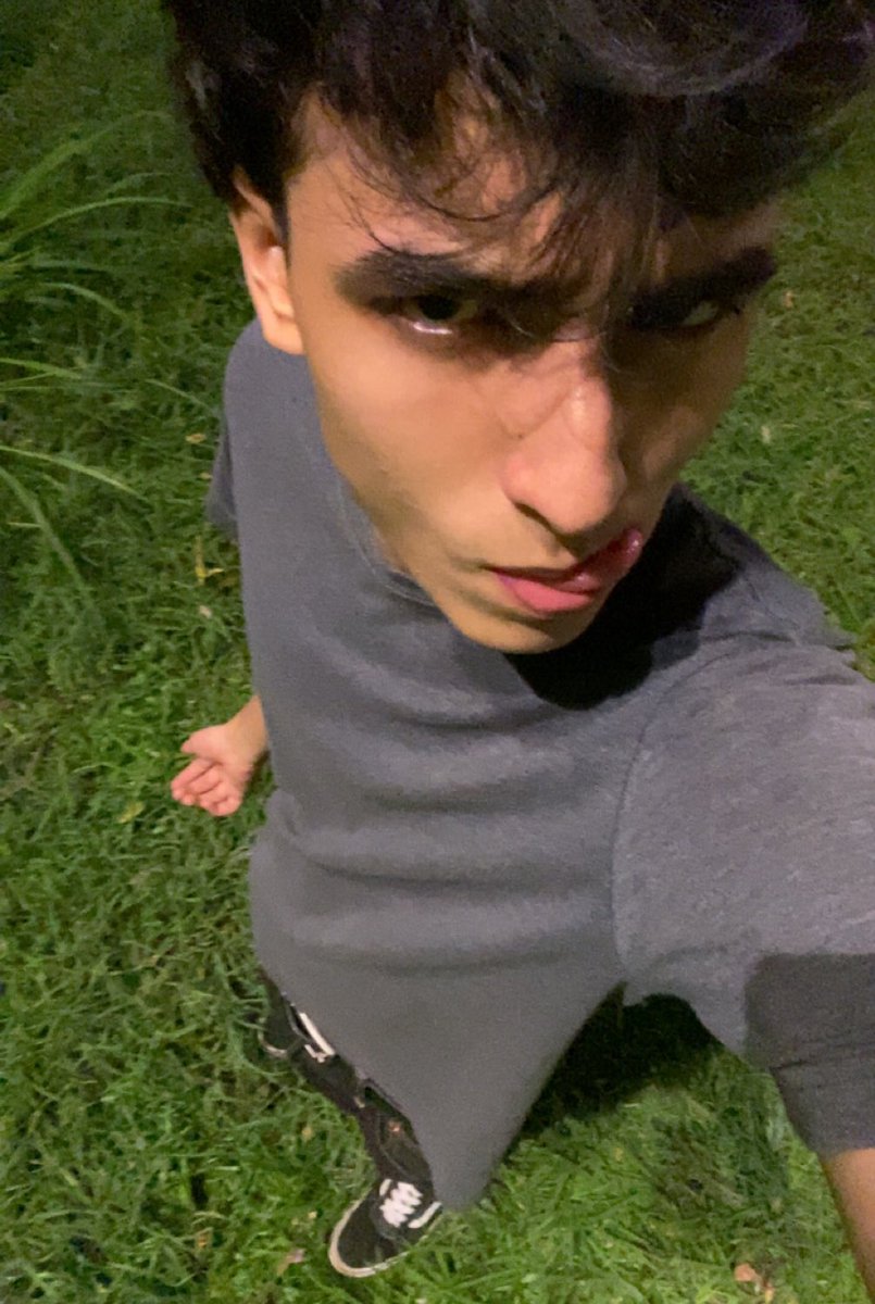 Basic boy on Twitter: "Si estoy hot y que Ajjsjsjs tiras"