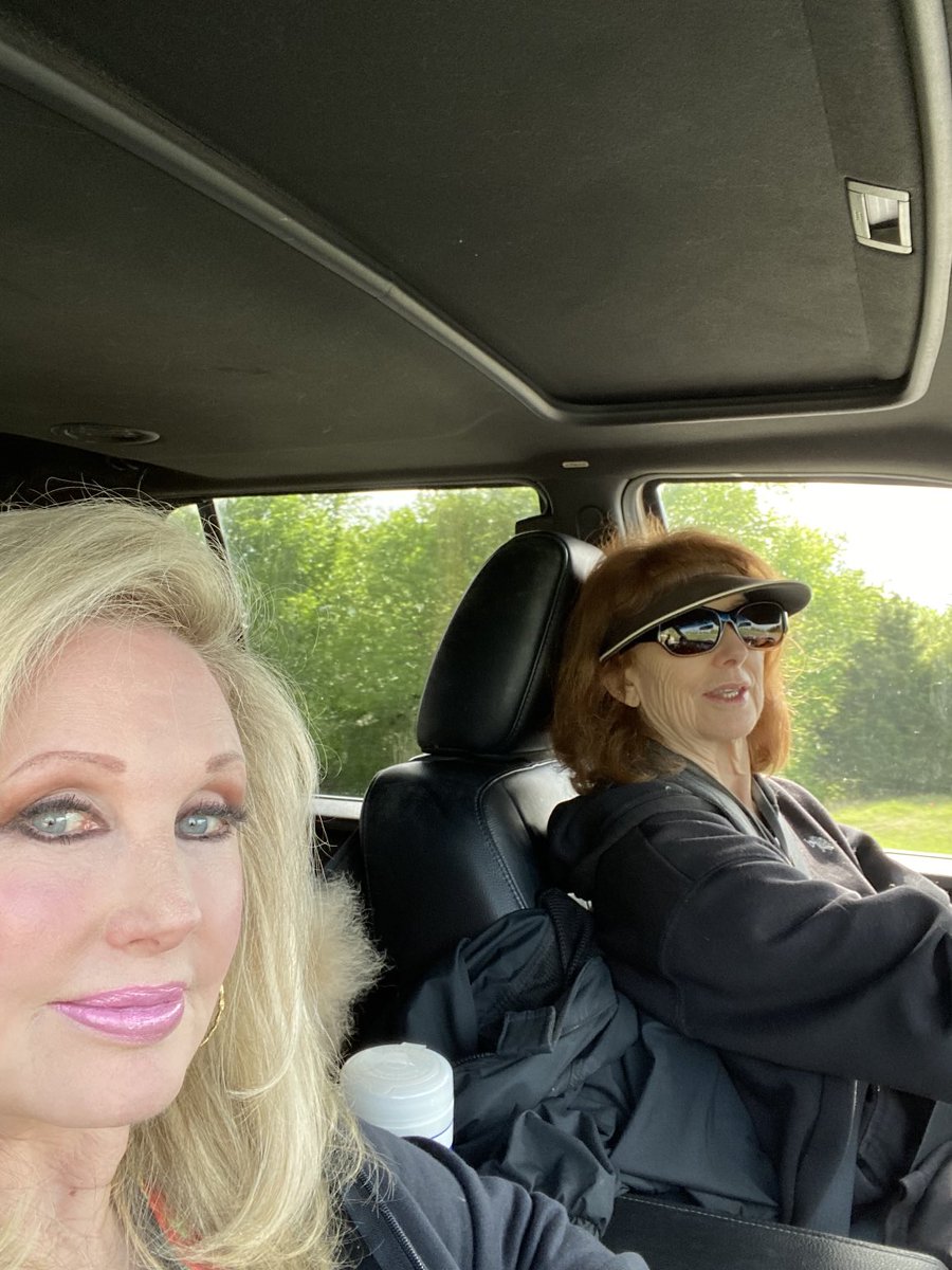 Ivy Carlson's Instagram, Twitter & Facebook on IDCrawl