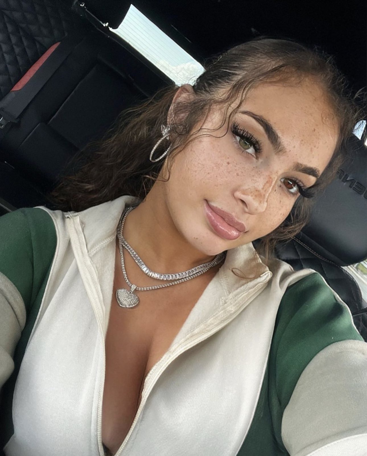 ashaley 🦋 on Twitter: "The face. The toes. https://t.co/G8GOUsr17n" / Twitter