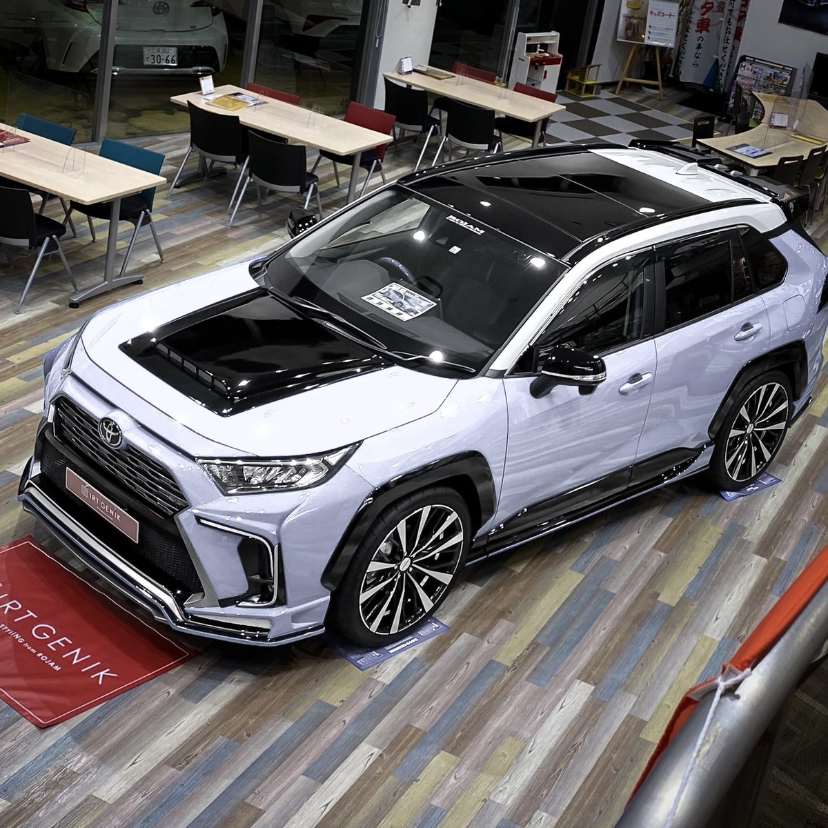 ROJAM_toshi on Twitter: "ROJAM IRTGENIK TOYOTA RAV4 シアンブルーとシロで 色が違うと雰囲気もちがう😁"